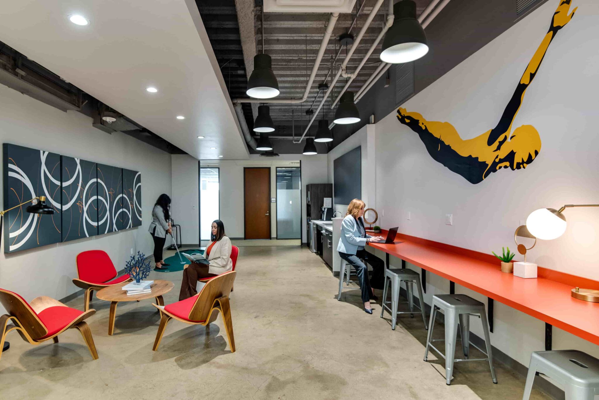 6 Signs It May Be Time to Leave Your Home Office - Workstyle